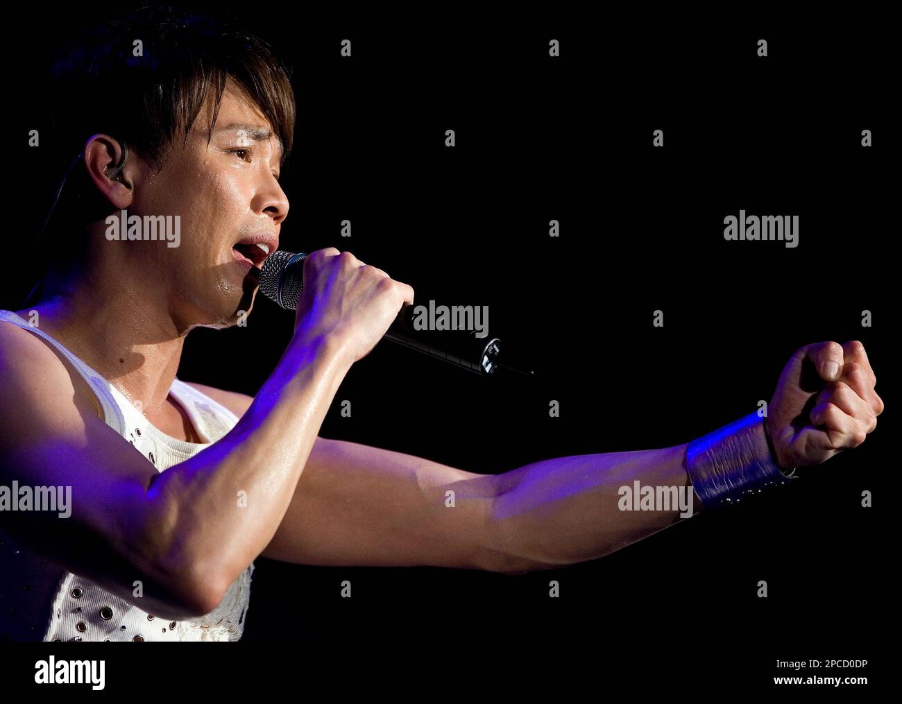 Taiwanese pop singer David Tao sing during his "Love Can" World Tour ...