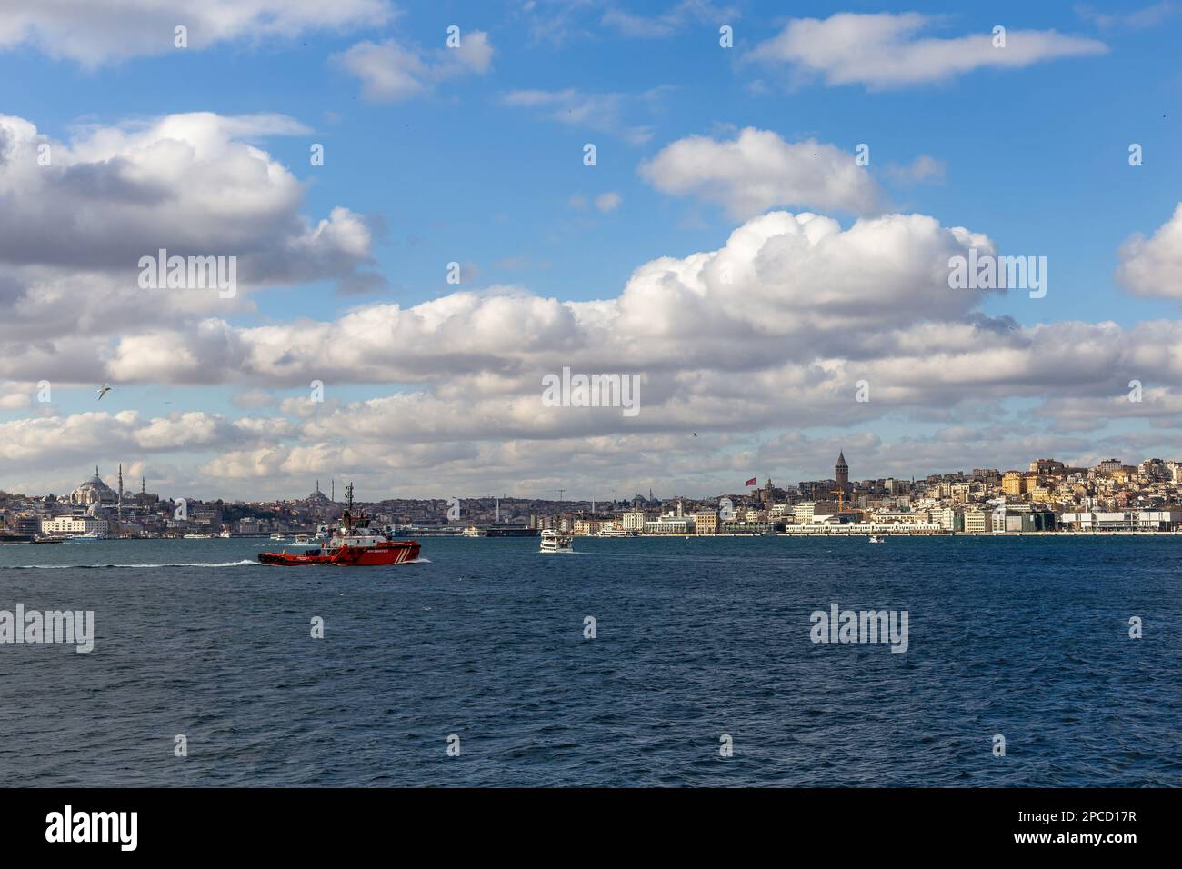 Bosphorus İstanbul strait and cruise ships Stock Photo - Alamy