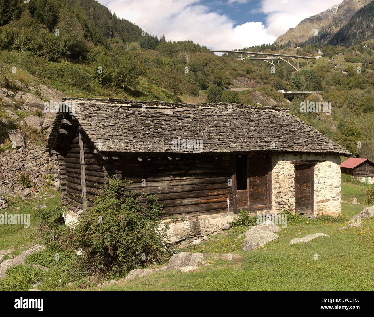 Exterior rustico hi-res stock photography and images - Alamy