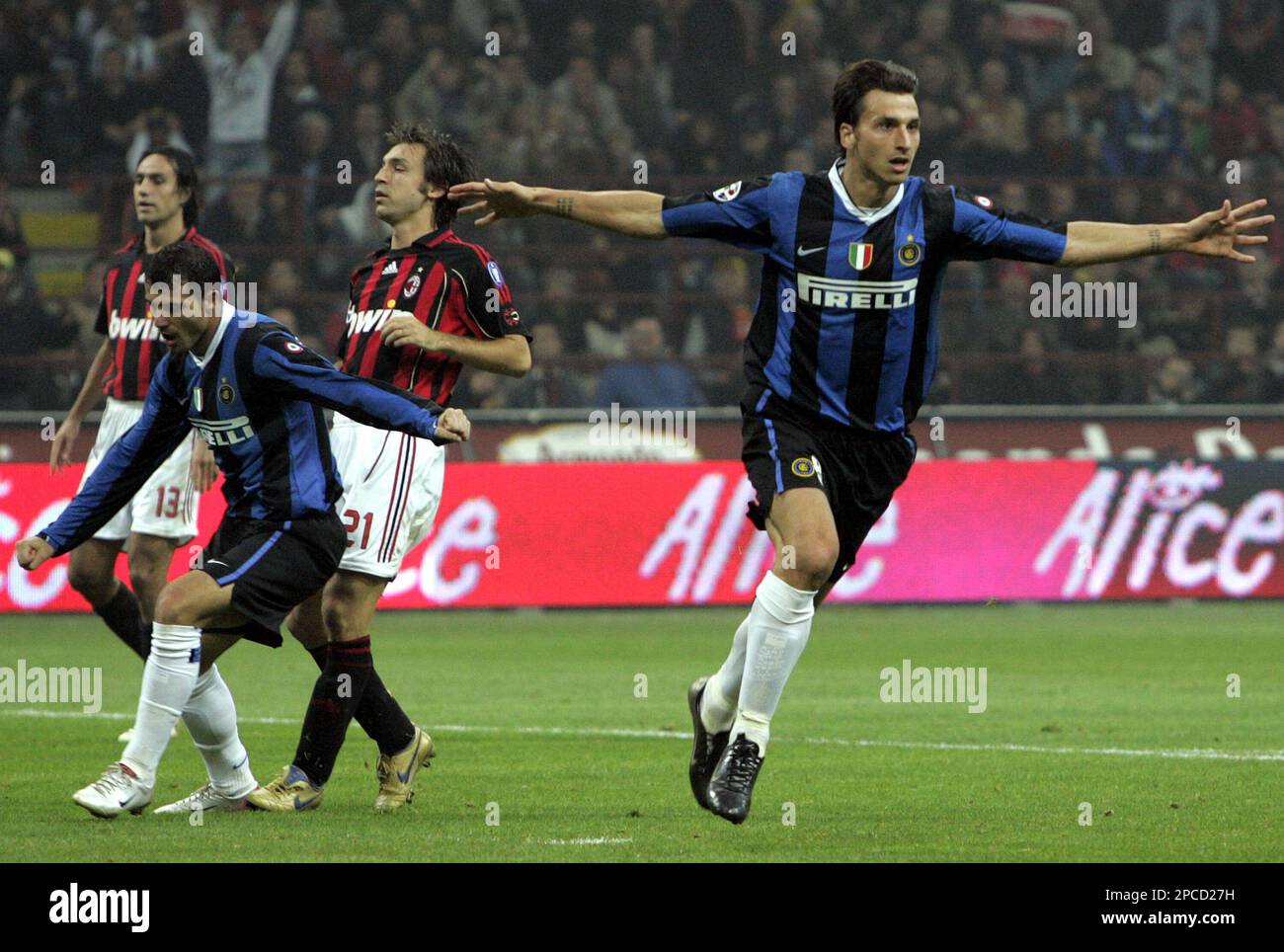 Inter Milan's Zlatan Ibrahimovic of Sweden, right, celebrates after ...