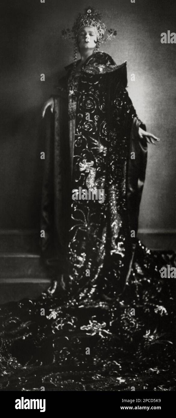 The celebrated austrian Opera singer soprano MARIA JERITZA ( 1887 ...