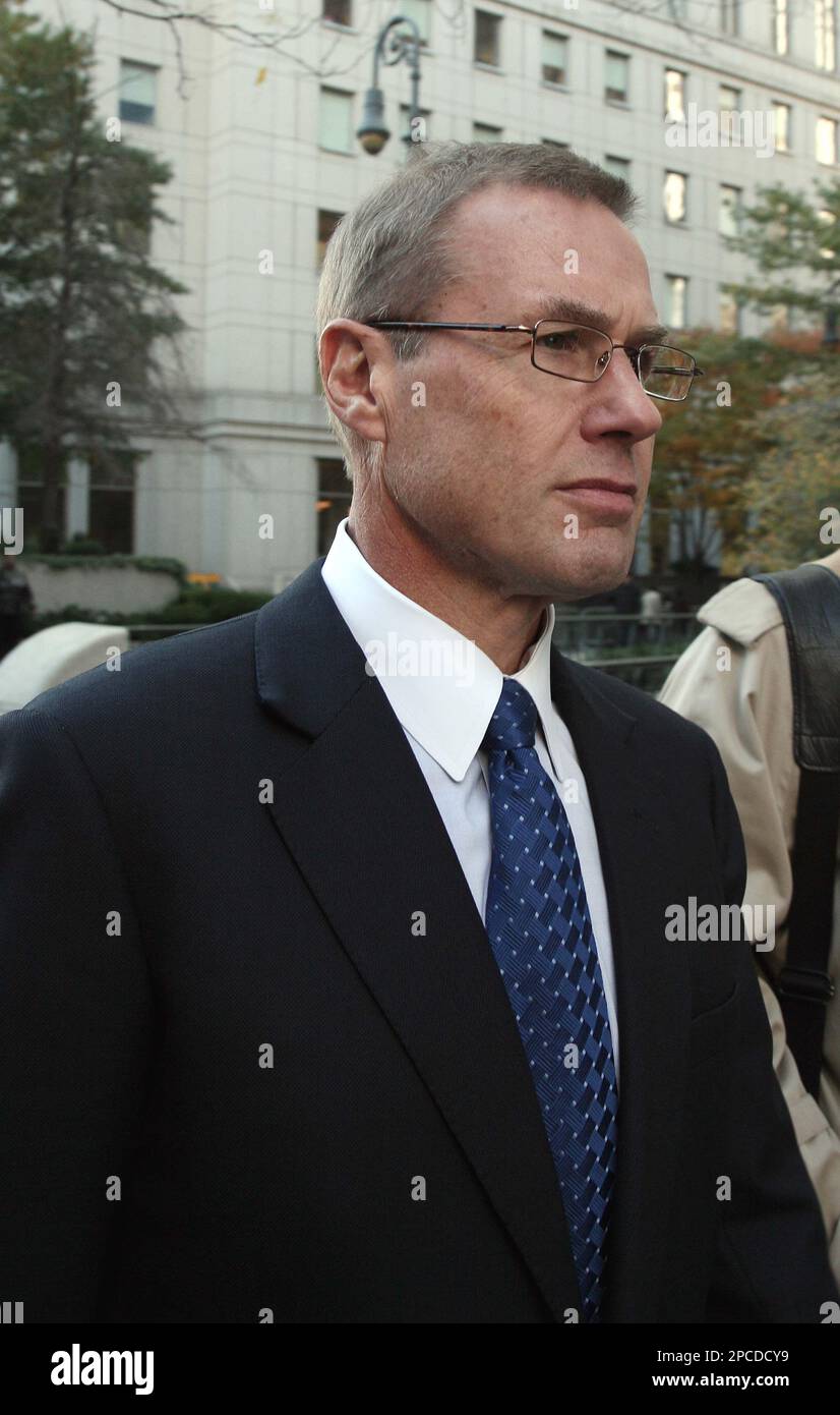 Former CEO Phillip R. Bennett, 58, of Gladstone, N.J., leaves Federal ...