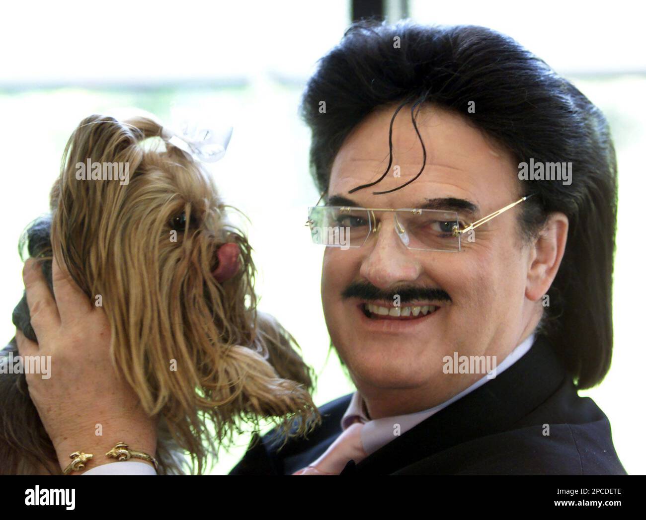 ** ARCHIV ** Der Muenchner Modedesigner Rudolph Moshammer und seine ...