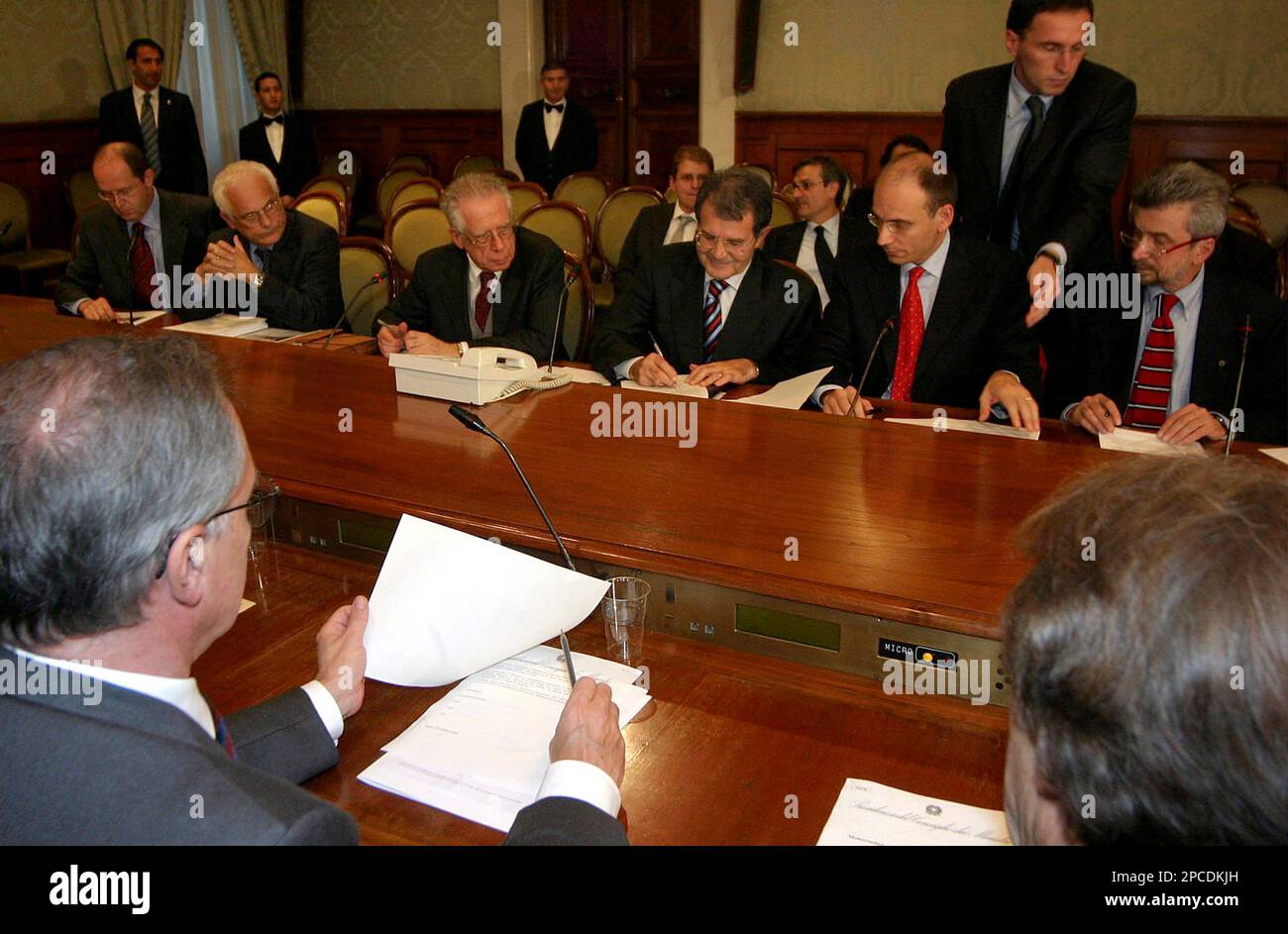 Italian Premier Romano Prodi signs the agreement on TFR at Chigi Palace ...