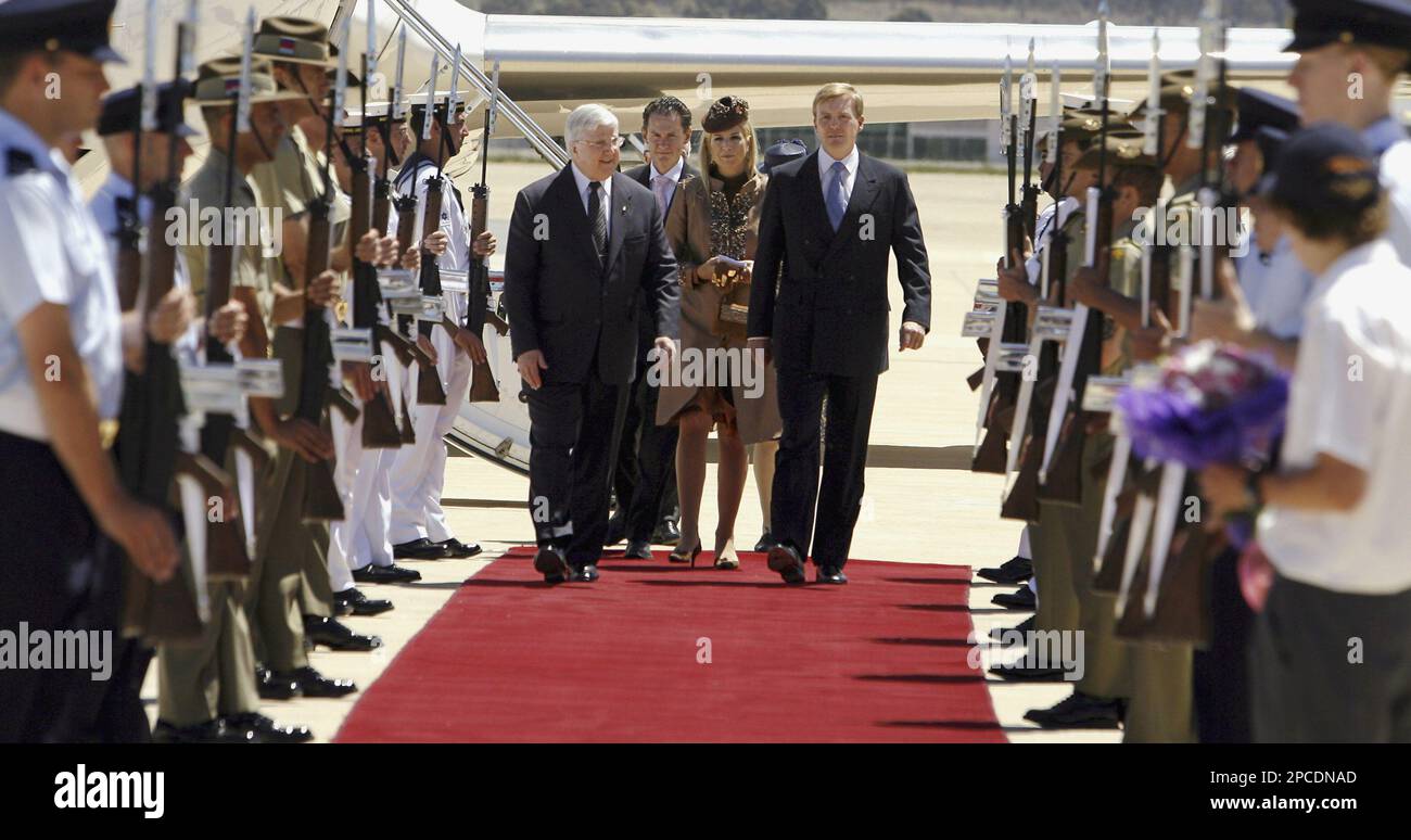 Dutch throne Crown Prince Willem-Alexander of Orange, right, and his ...