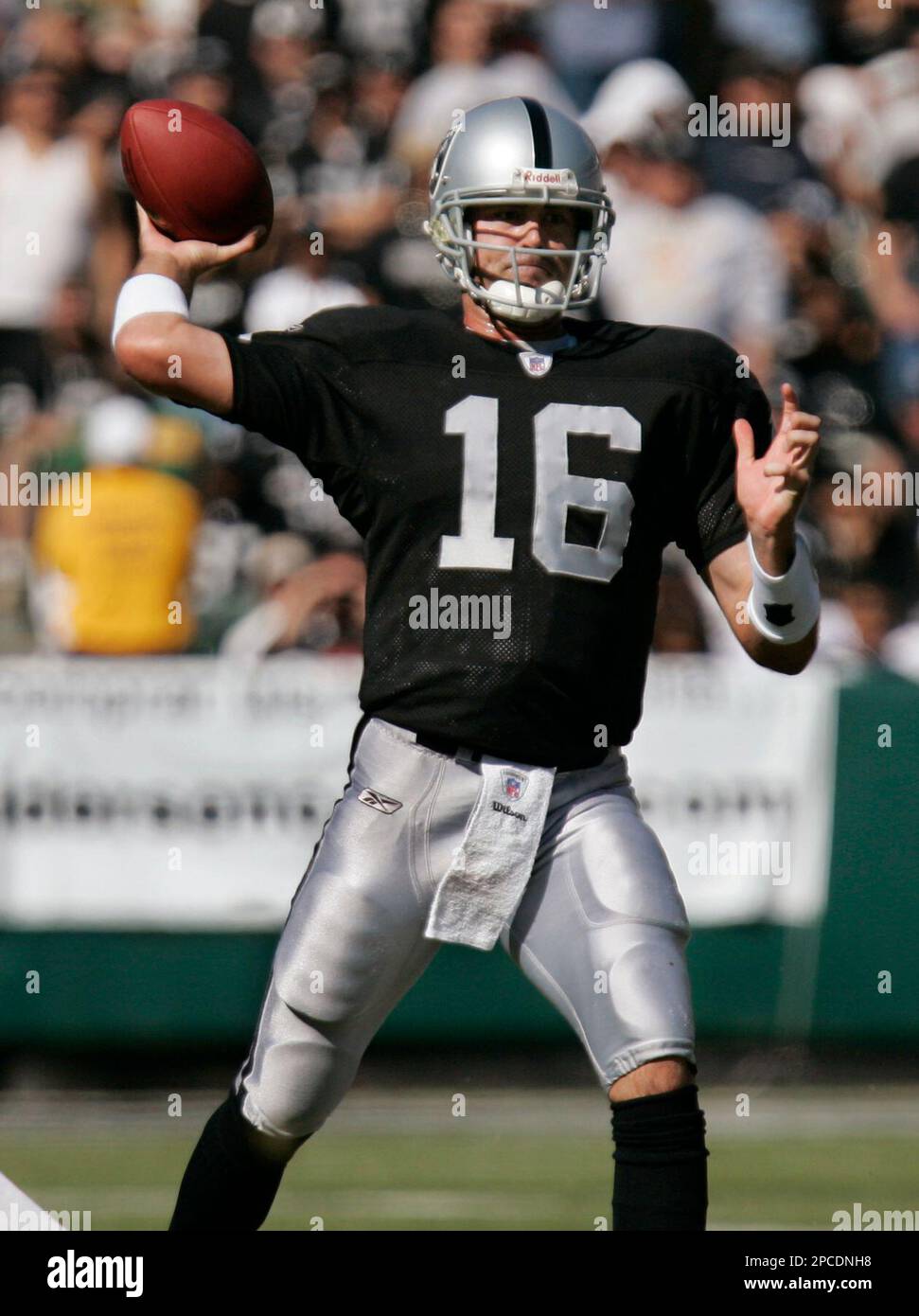Oakland Raiders quarterback Andrew Walter (16) passes in the second ...