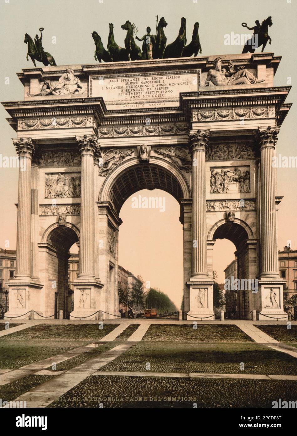 1900 ca. , MILANO, ITALY : ARCO DELLA PACE E DEL SEMPIONE . Photocrome ...