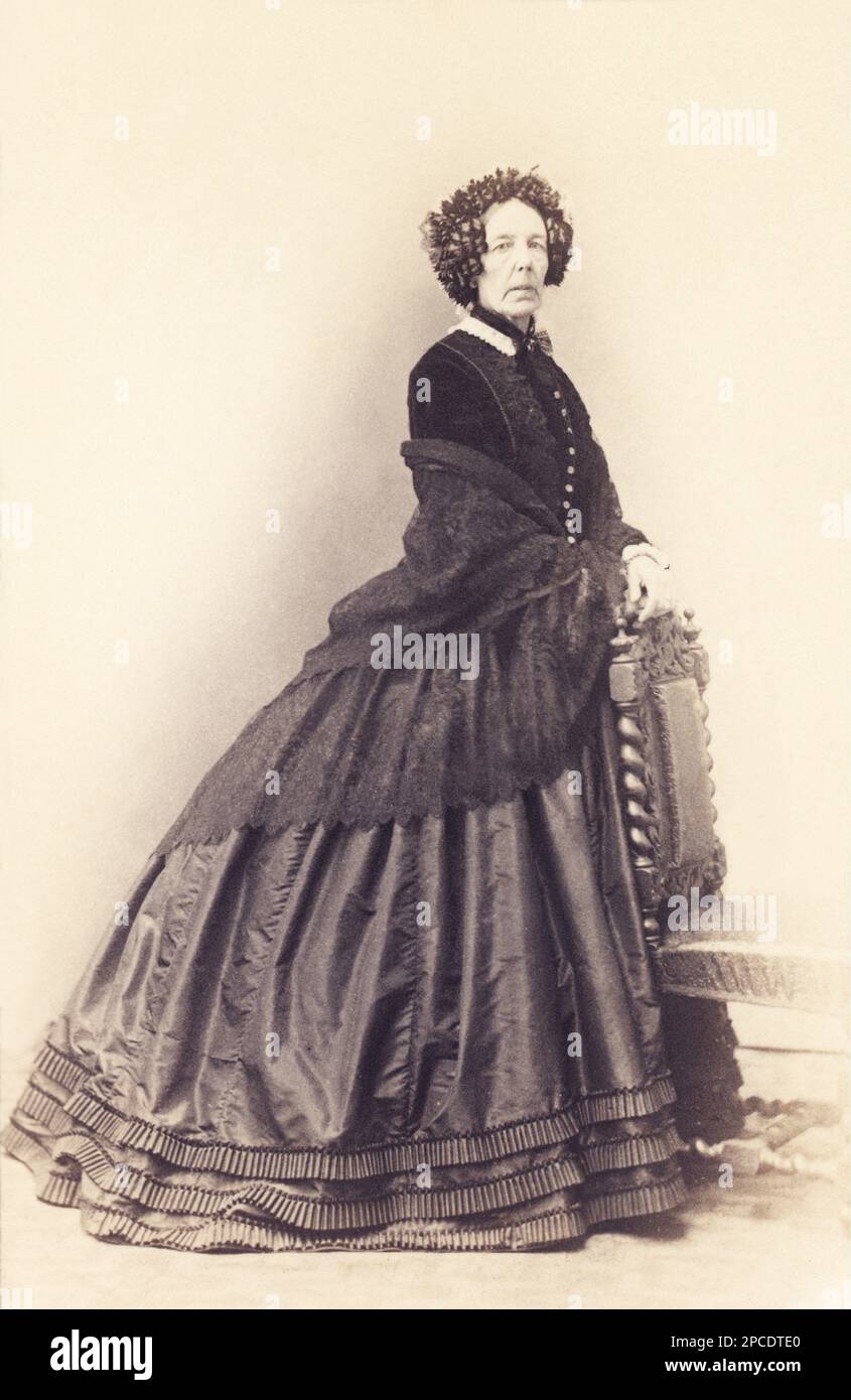 1870 ca, Paris , France : The british Honorable Mrs AGNES NEWTON LANE ...
