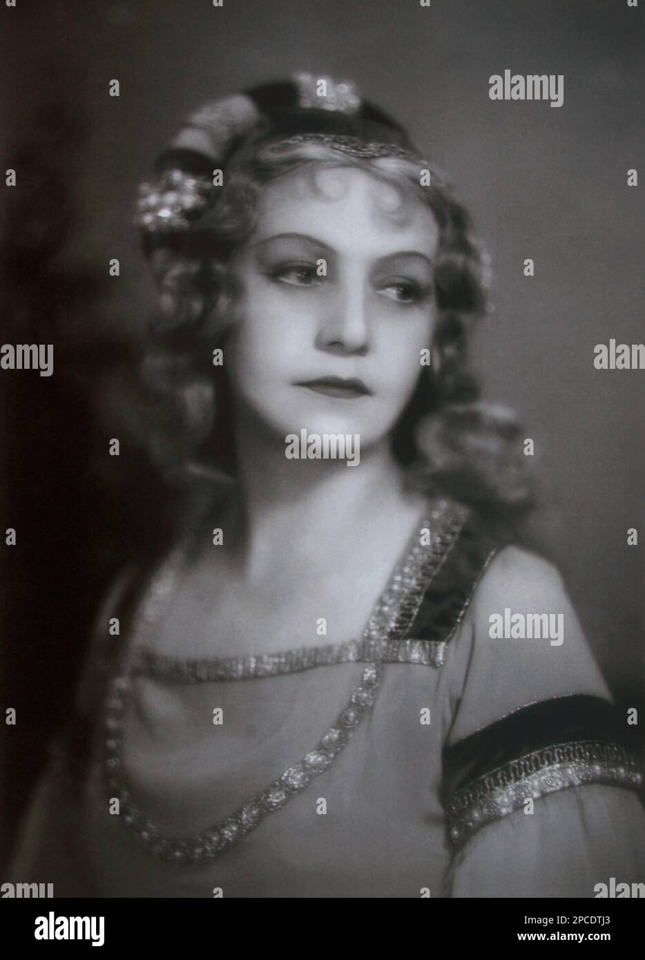 The celebrated Norway Opera singer soprano Kaja Eidé NORENA ( 1884 ...