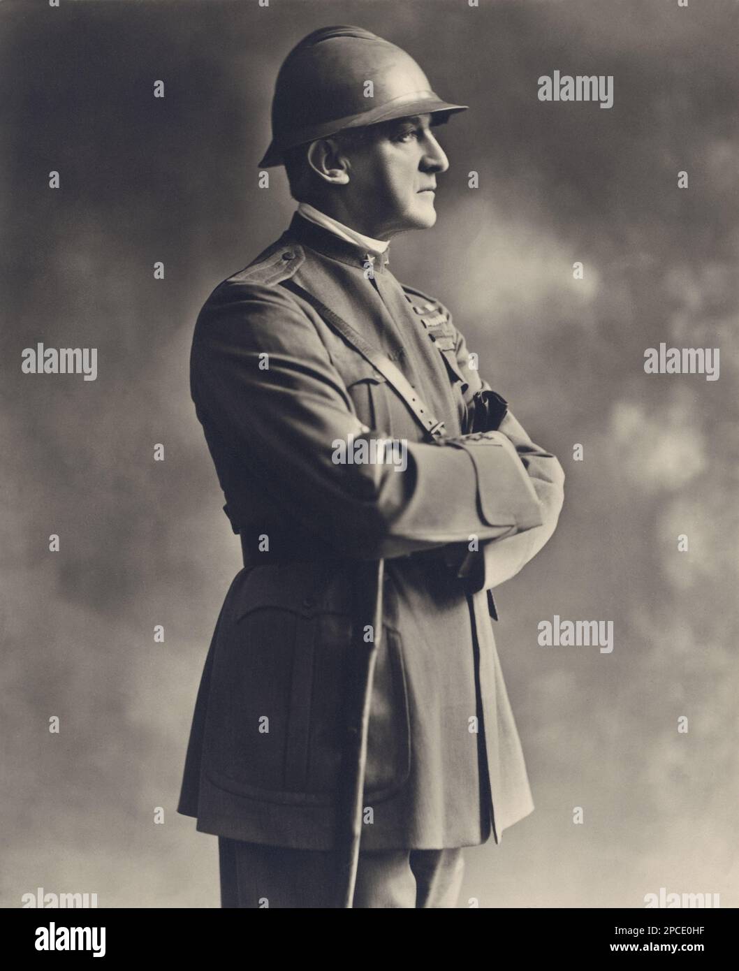 1925 ca, ITALY : The Comandante della IIa Armata italian prince ...