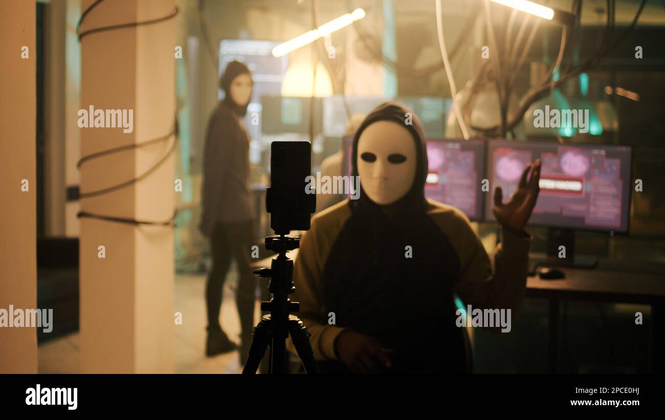 Man video camera anonymous hi-res stock photography and images - Alamy