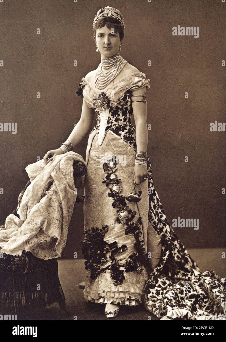 1888 ca , ITALY : The italian Queen MARGHERITA di SAVOIA ( 1851 - 1926 ...