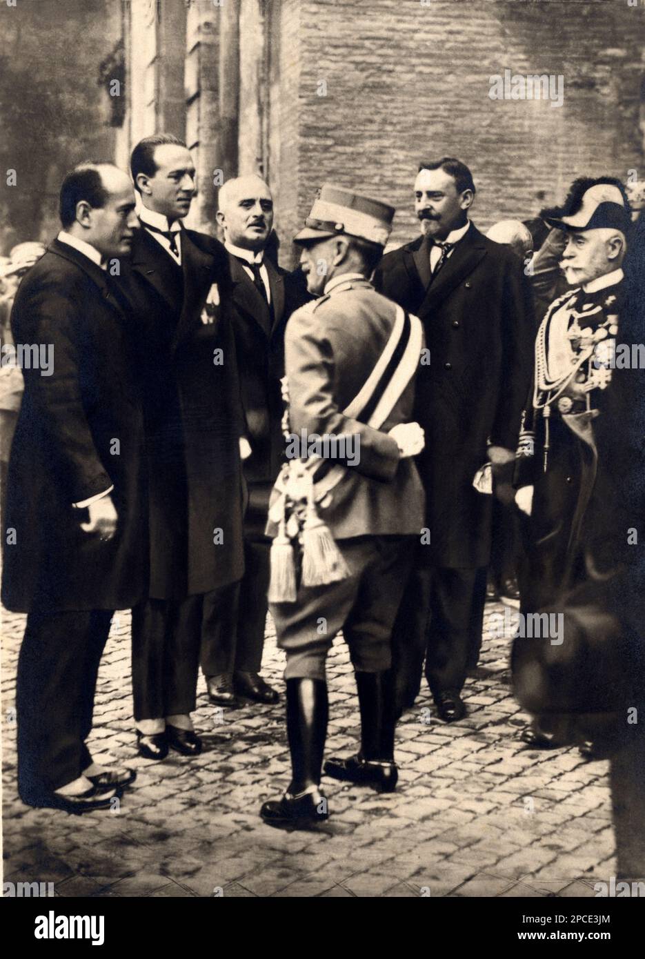 Militare vittoriano hi-res stock photography and images - Alamy