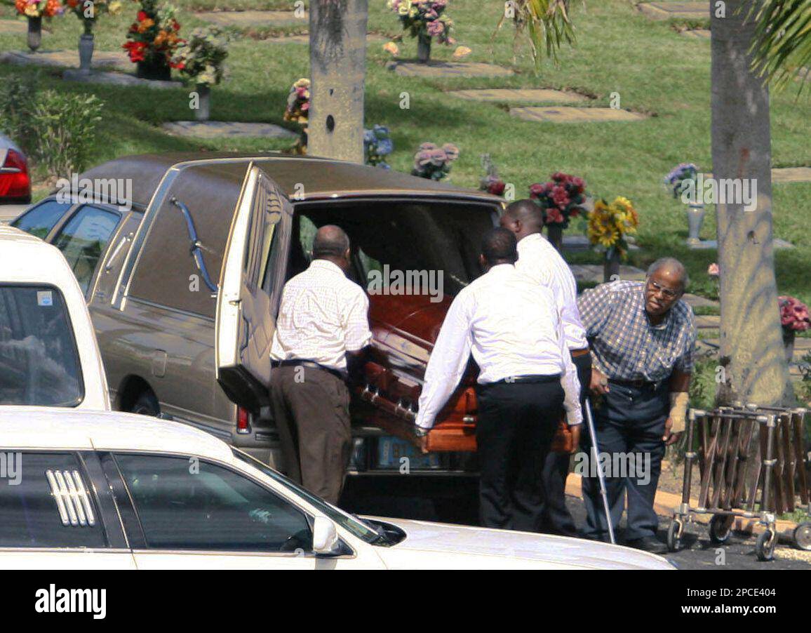 Anna Nicole Smith Son Funeral Anna Nicole Smith’s Daughter Visits
