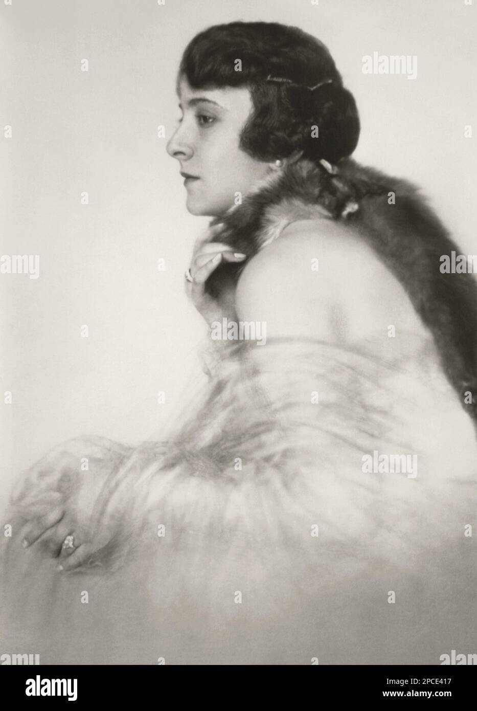 The celebrated Austrian-French Opera singer soprano LOTTE SCHONE ( 1891 ...