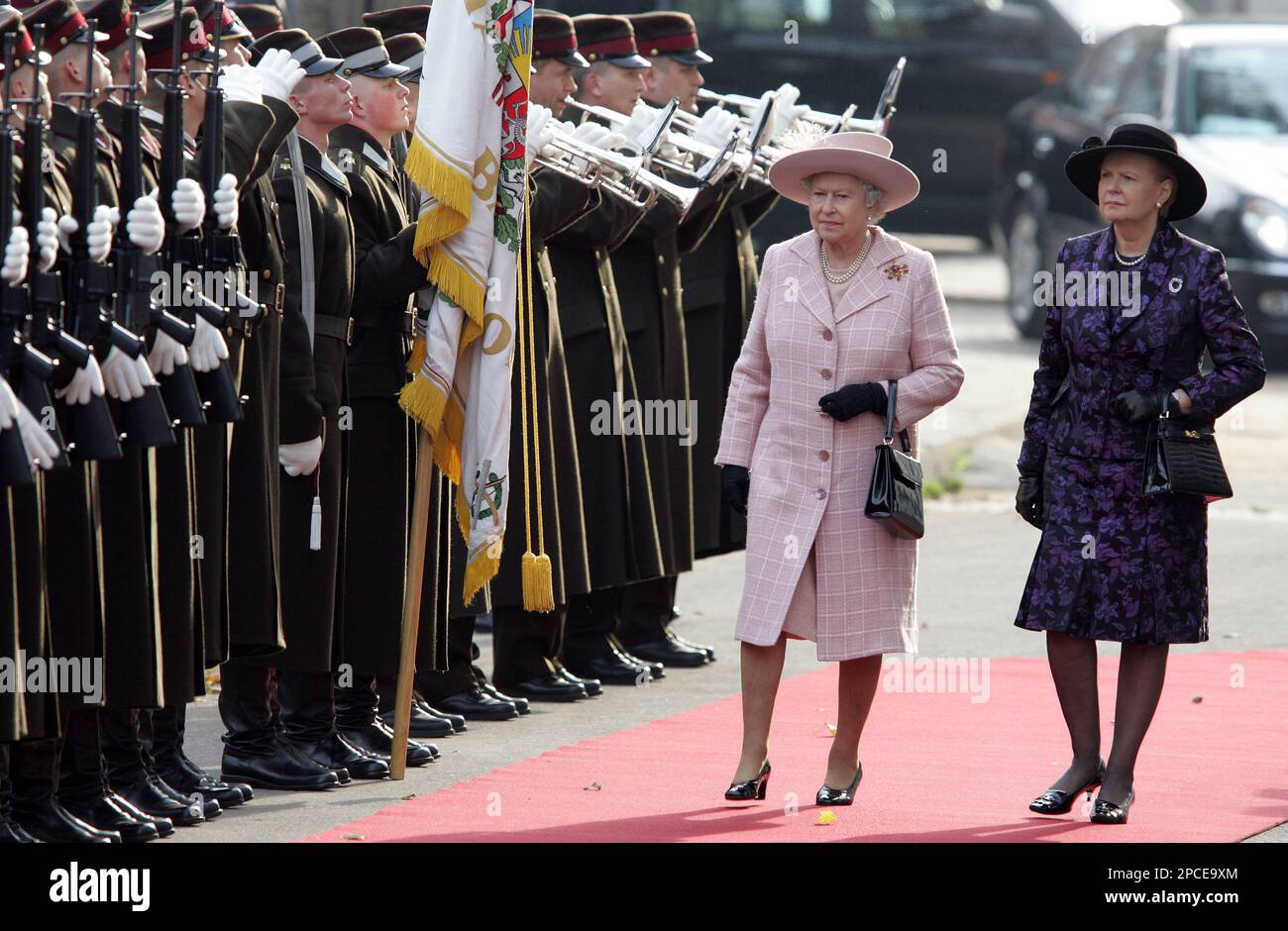 Latvian President Vaira Vike-Freiberga, right, and Queen Elizabeth II ...