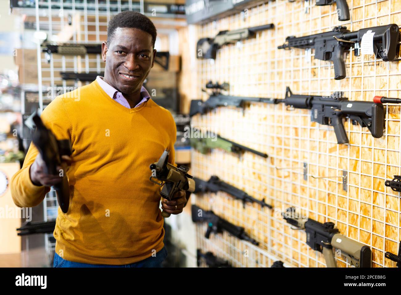 African hunter shop hi-res stock photography and images - Alamy