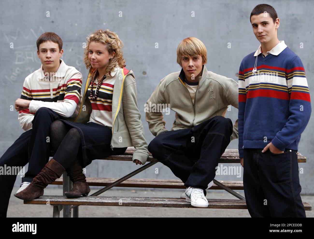 Schuelerinnen und Schueler des 9. Schuljahres der Weiterbildungsklasse ...