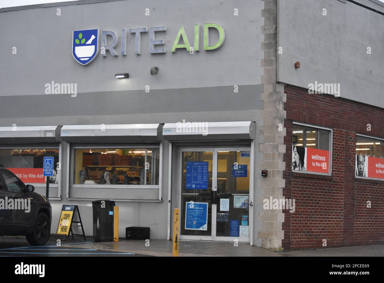 Rite aid logo hi-res stock photography and images - Alamy