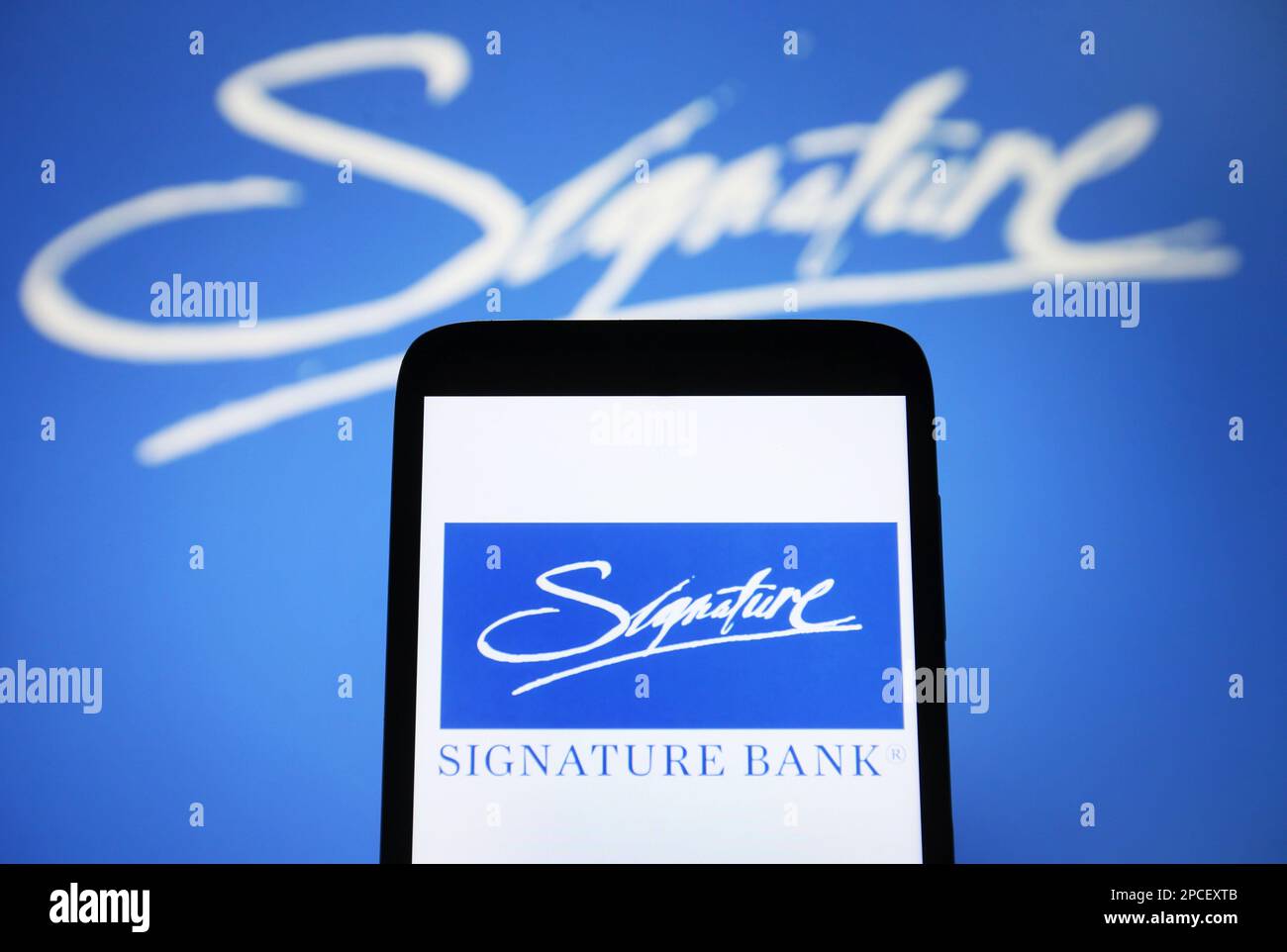 Signature bank logo hi-res stock photography and images - Alamy