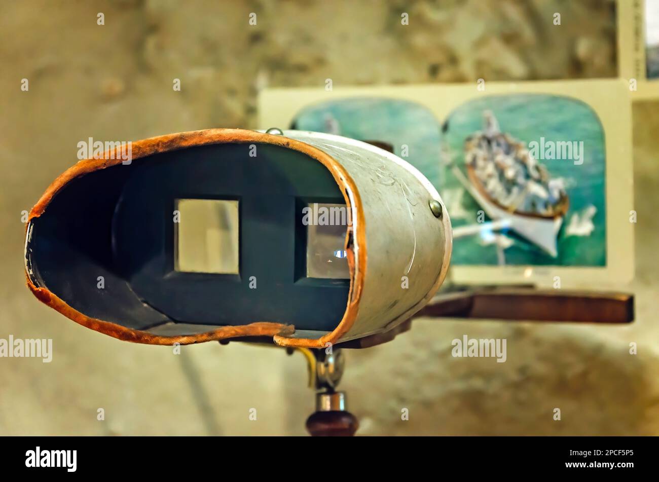 Stereo viewer hi-res stock photography and images - Alamy