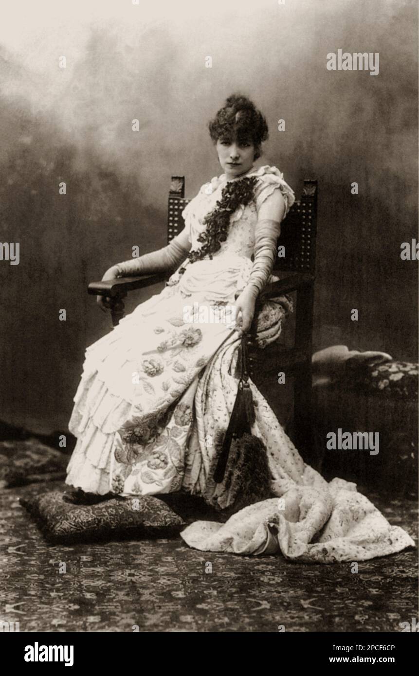 1883 , Paris , FRANCE : The french most celebrated theatre actress ...