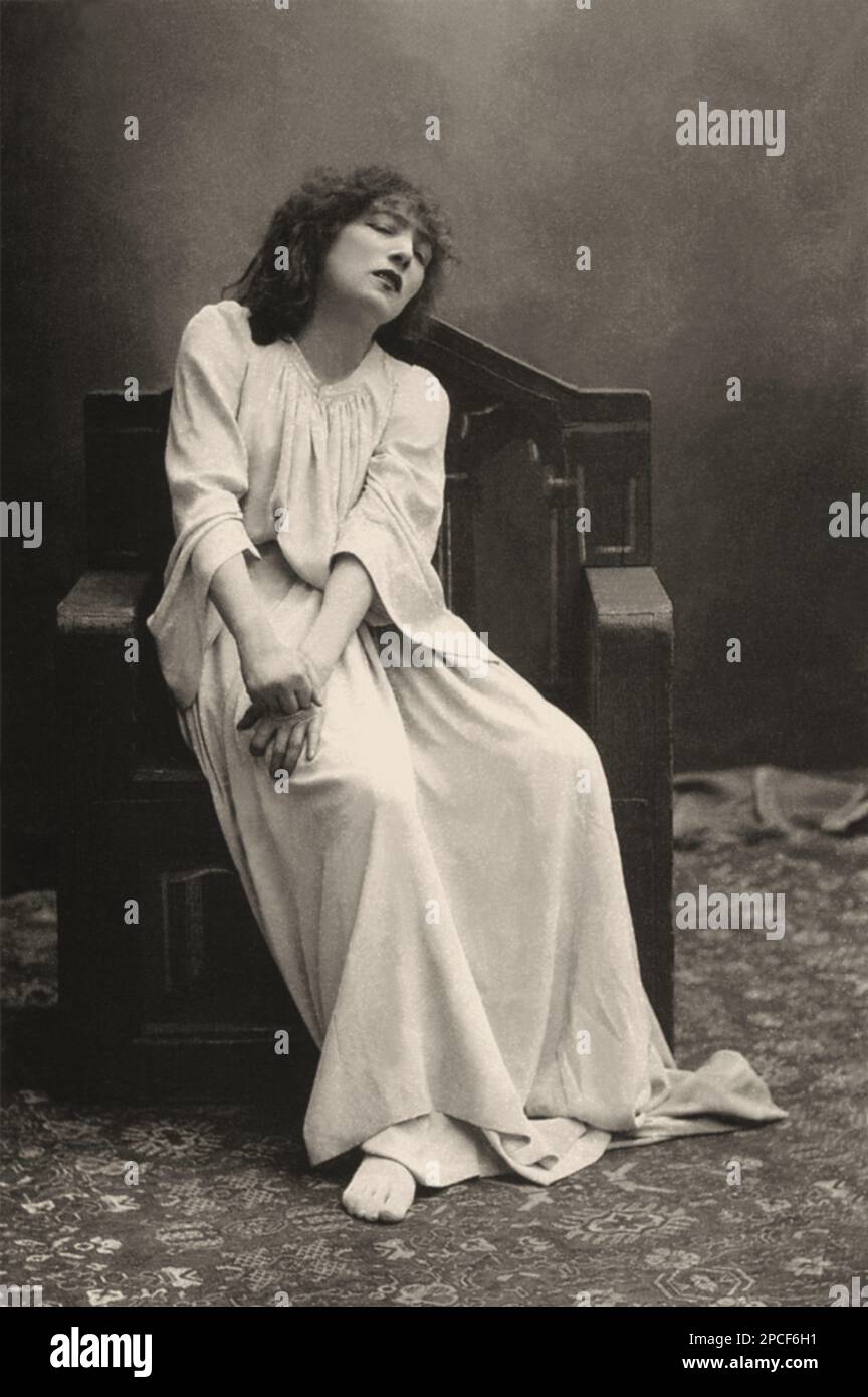 1884 , Paris , FRANCE : The french most celebrated theatre actress ...