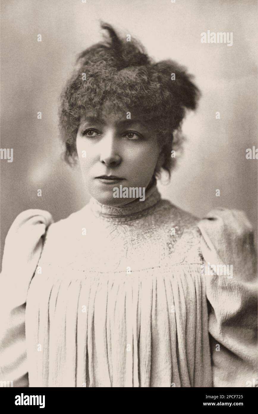 1888 , Paris , FRANCE : The french most celebrated theatre actress ...