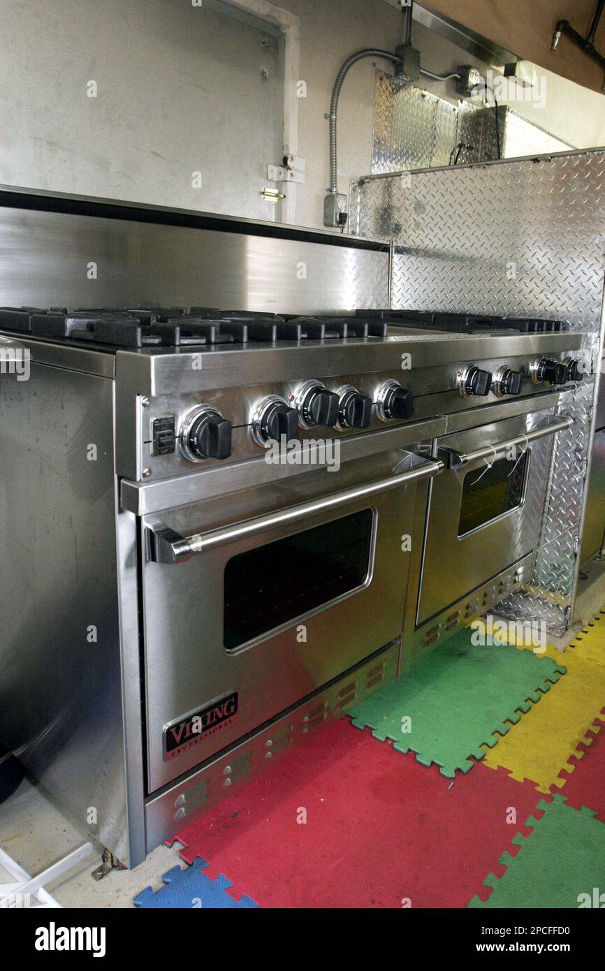 ** ADVANCE FOR SUNDAY, OCT. 8 ** A commercial grade six-burner stove ...