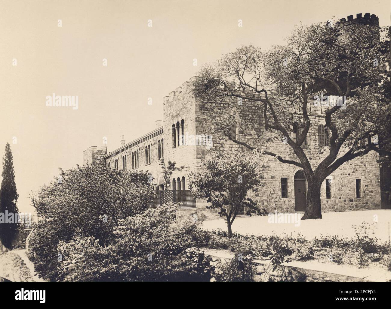 The castle in HYERES ( Provence-Alpes-Cote d'Azur , France ) by ...