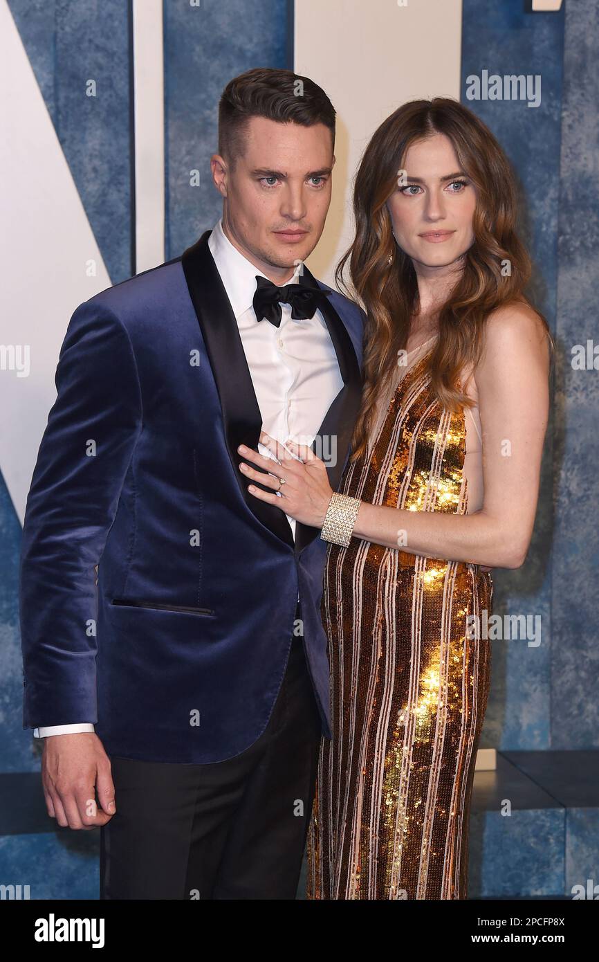 LOS ANGELES - MAR 12: Alexander Dreymo, Allison Williams at the 2023 ...