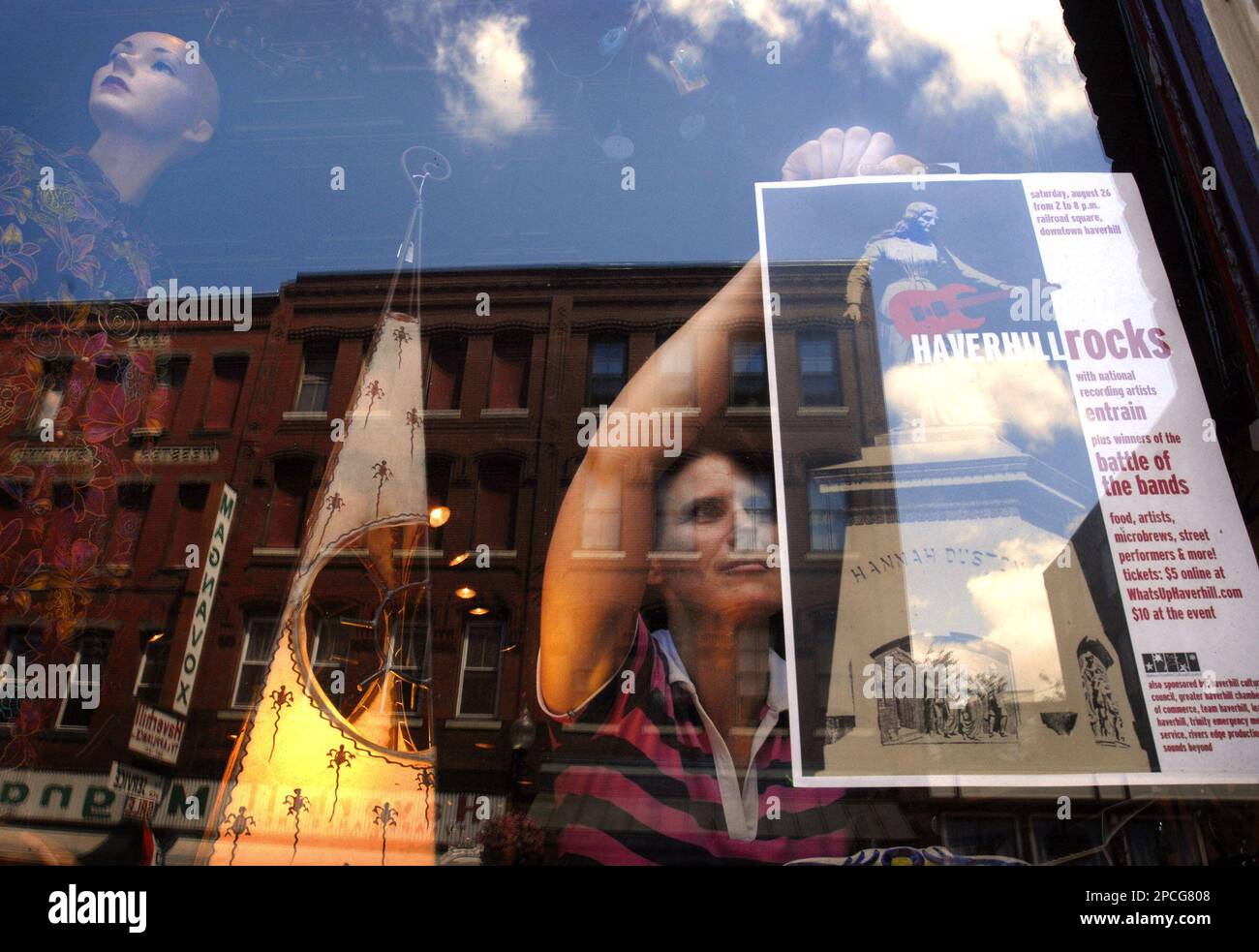 ** APN ADVANCE FOR SUNDAY, OCT. 1 **Boutique owner Christine McCarron ...