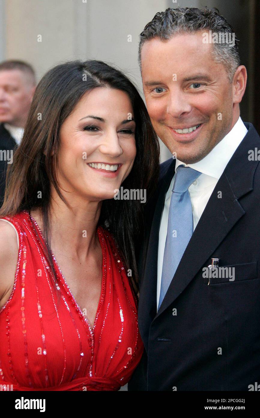 ** ARCHIV ** Schauspielerin Mariella Ahrens und ihr Freund Patrick Graf ...