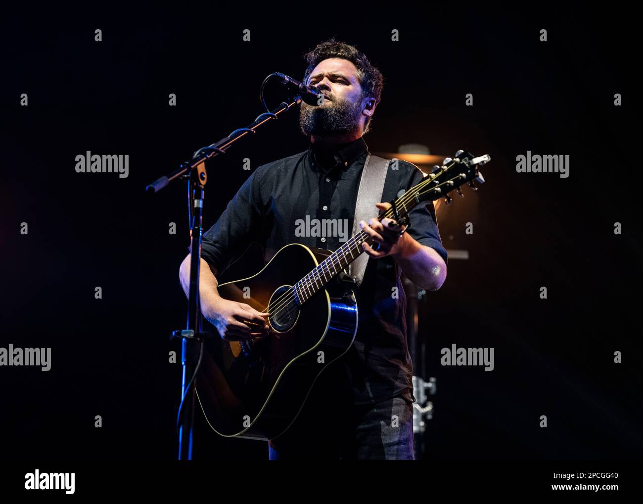 Passenger band on stage hi-res stock photography and images - Alamy