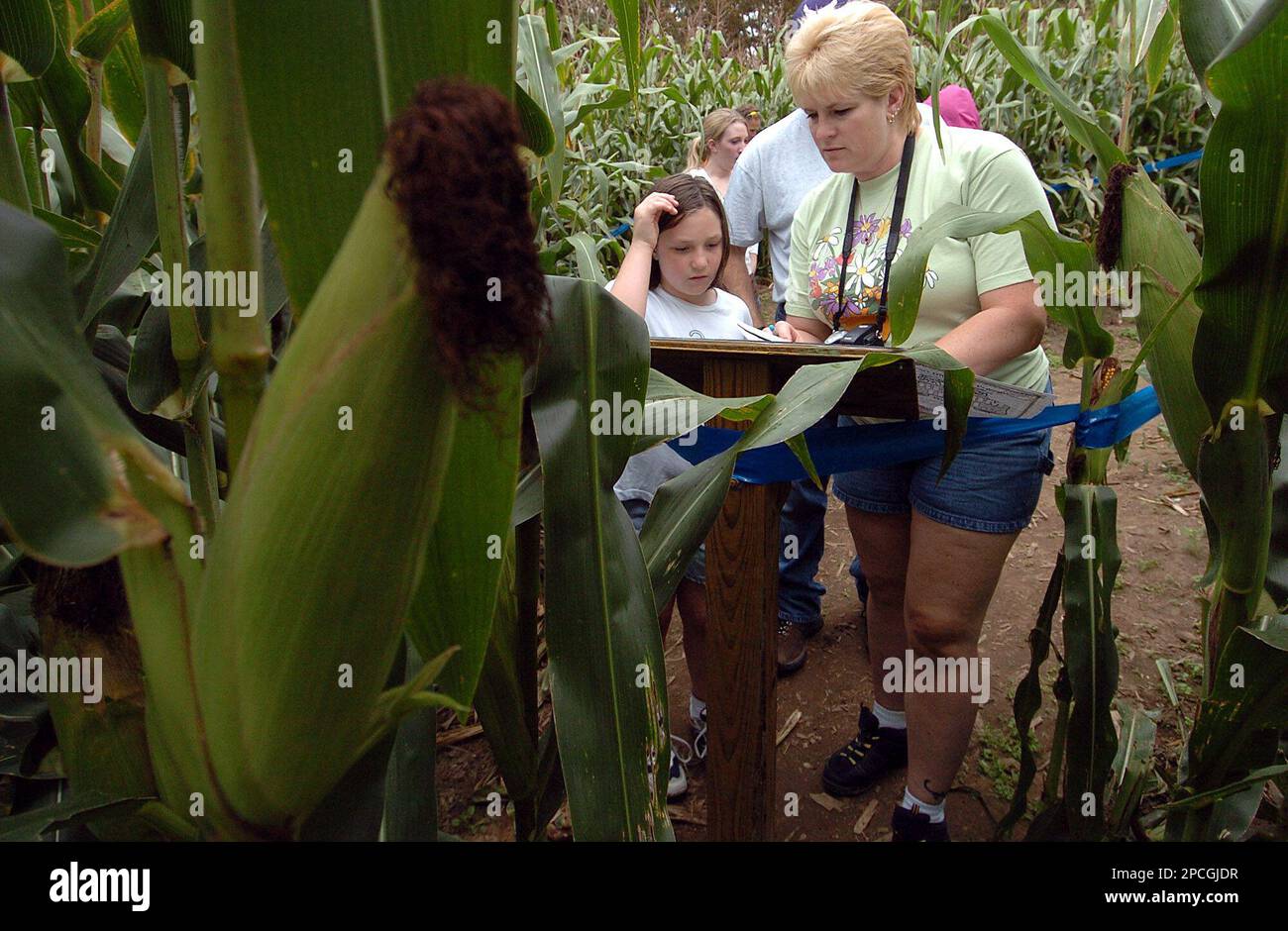 Victoria Trudeau-Mungham, 9, and Angie Milestone, right, both of ...