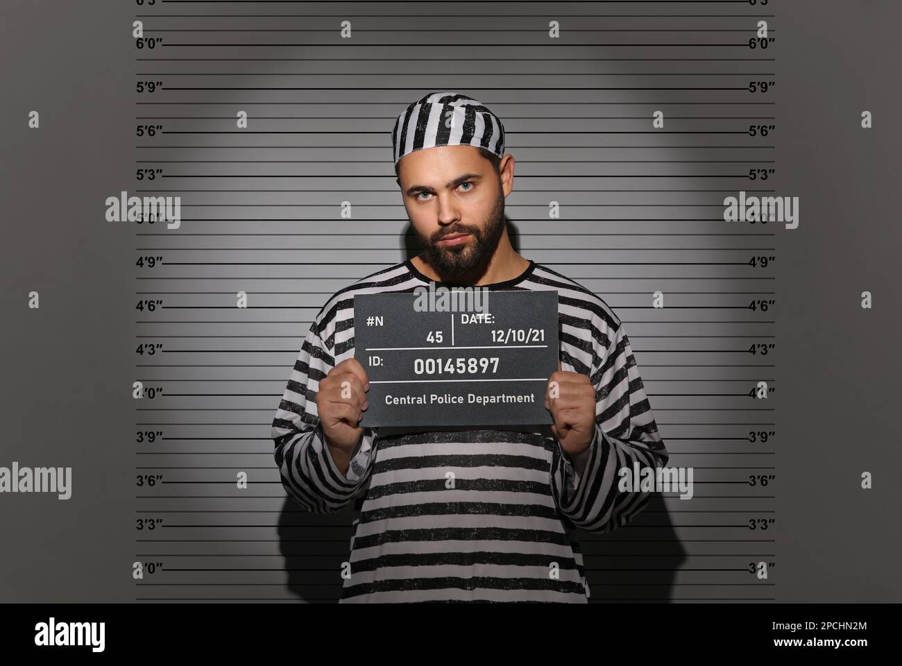 Crime suspect board hi-res stock photography and images - Alamy