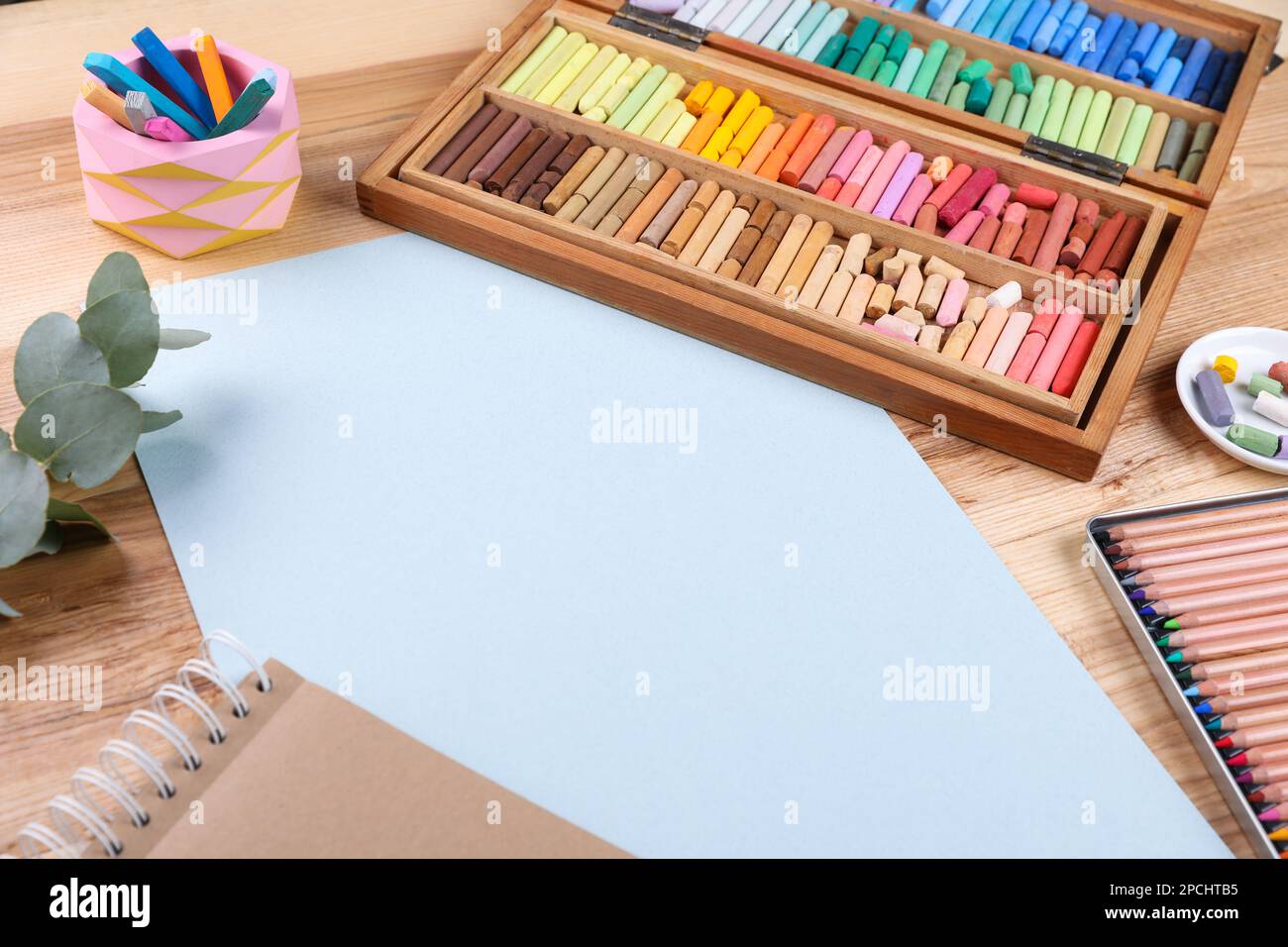 Pastel chalk box paper hi-res stock photography and images - Alamy