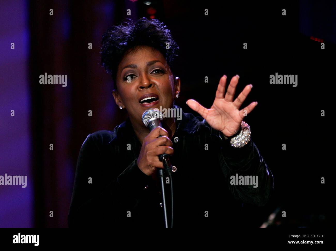 Singer Anita Baker performs for President Bush during the twentieth ...