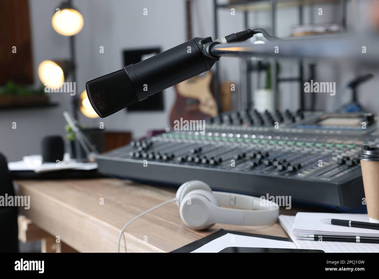 Modern radio studio hi-res stock photography and images - Alamy