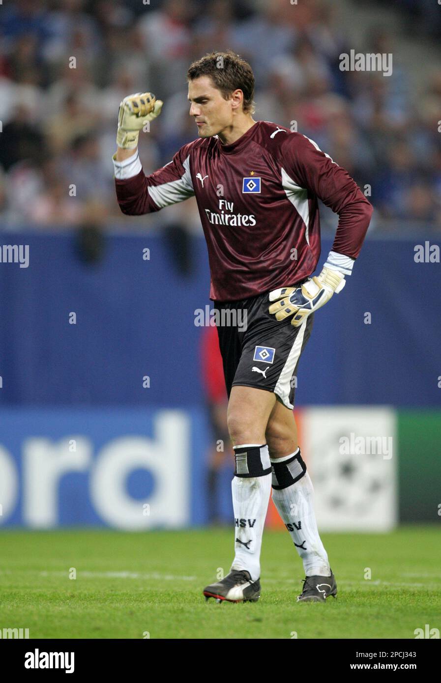 Hamburg's goalkeeper Stefan Waechter reacts after Arsenal's 2-0 lead ...