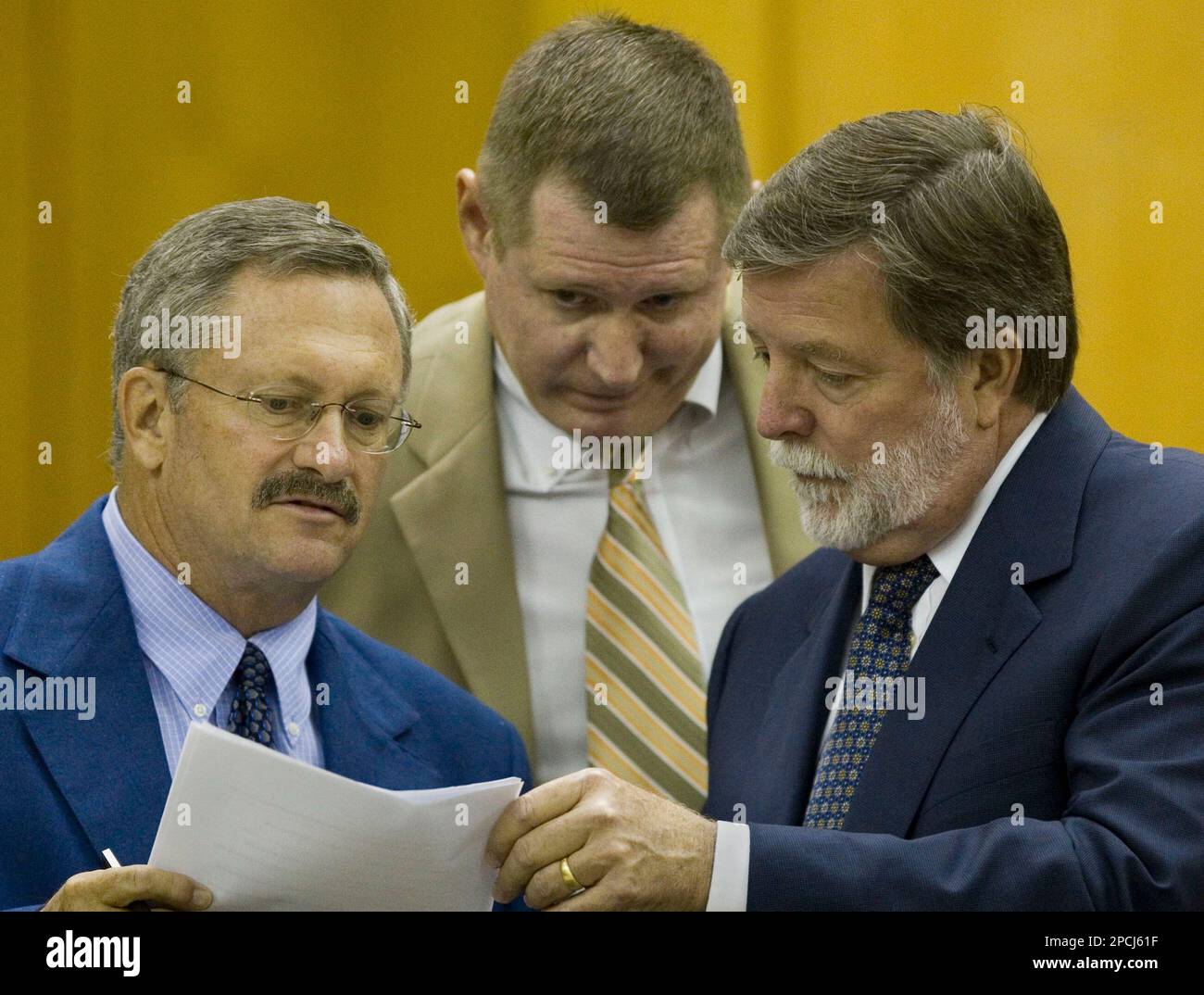 Prosecutor John Aguero, left, and defense attorneys, Bob Norgard ...