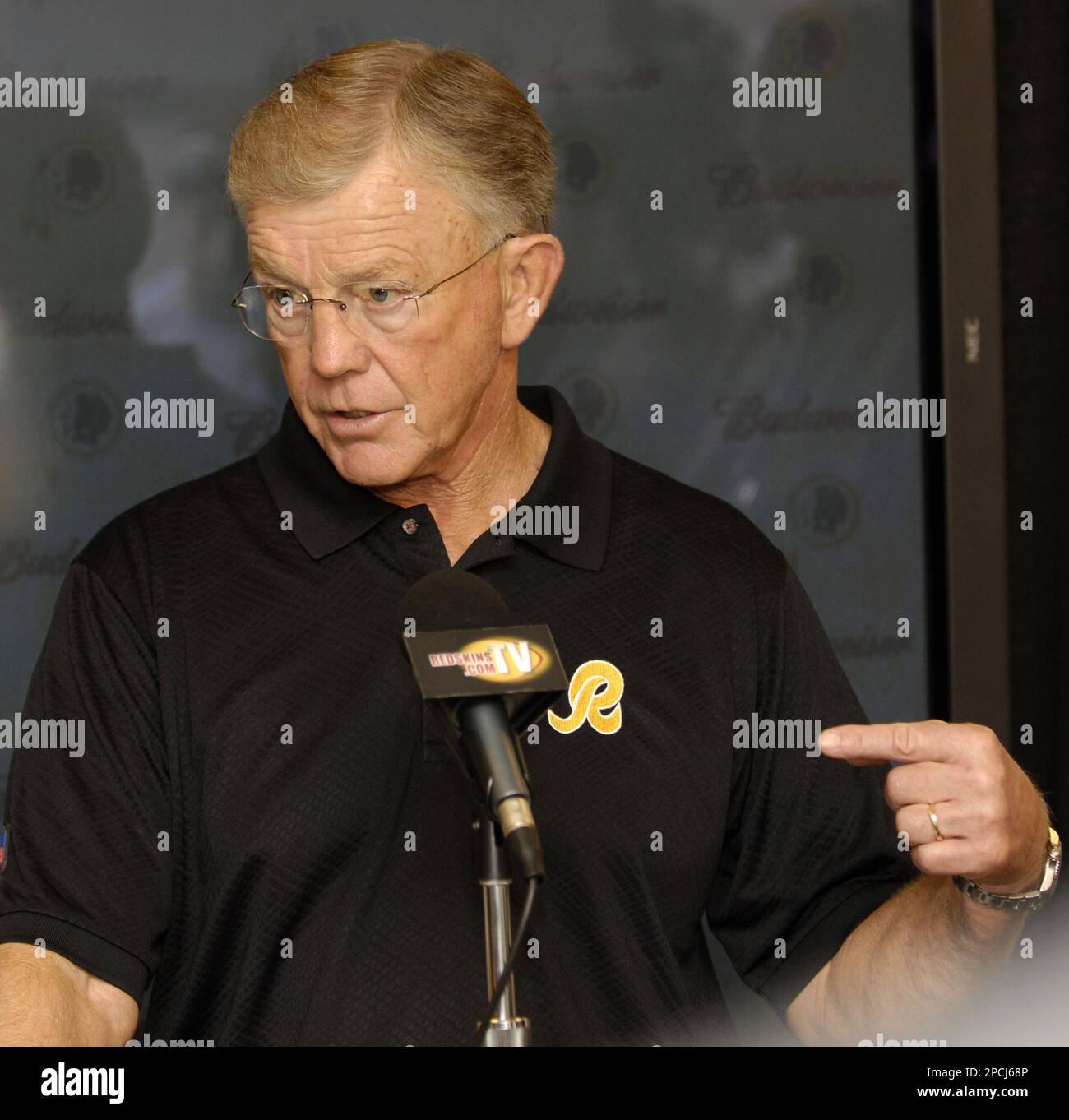 Washington Redskins coach Joe Gibbs speaks during a news conference at ...