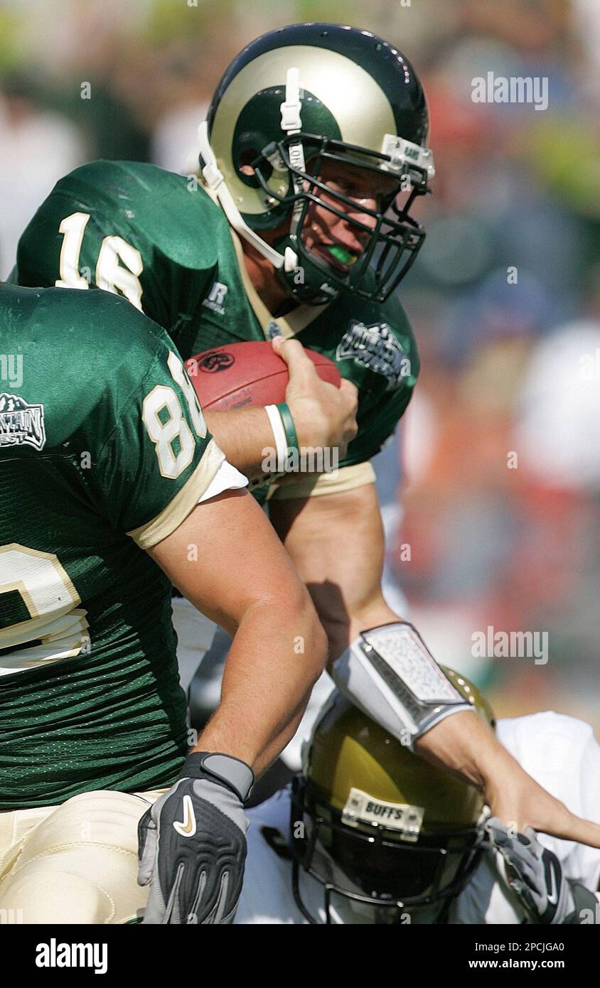 Colorado State quarterback Caleb Hanie (16) scores from the 3-yard line ...
