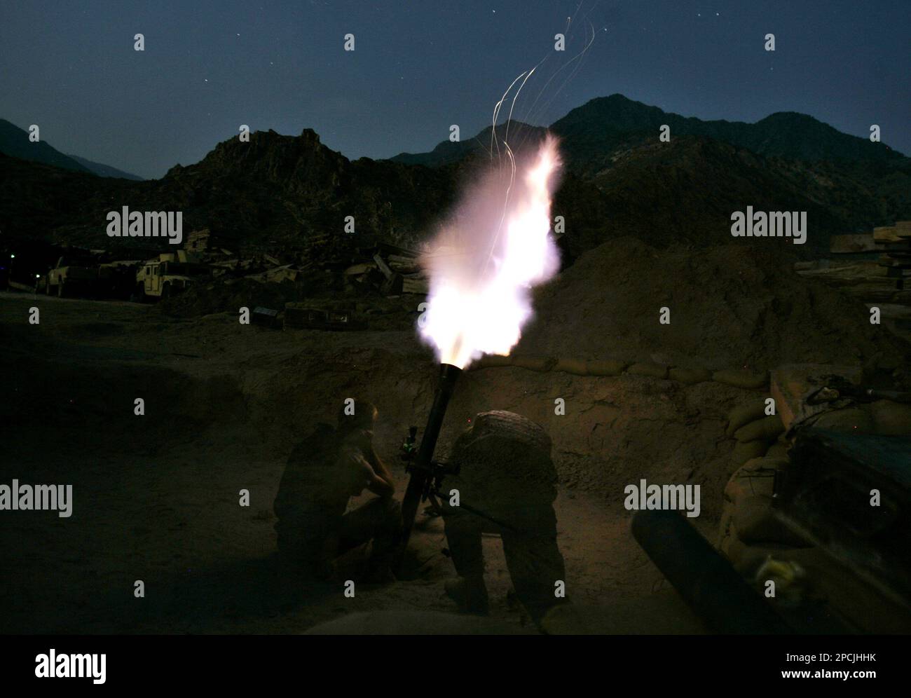 Soldiers of the 1st Battallion, 180th Infantry Regiment of the 45th ...