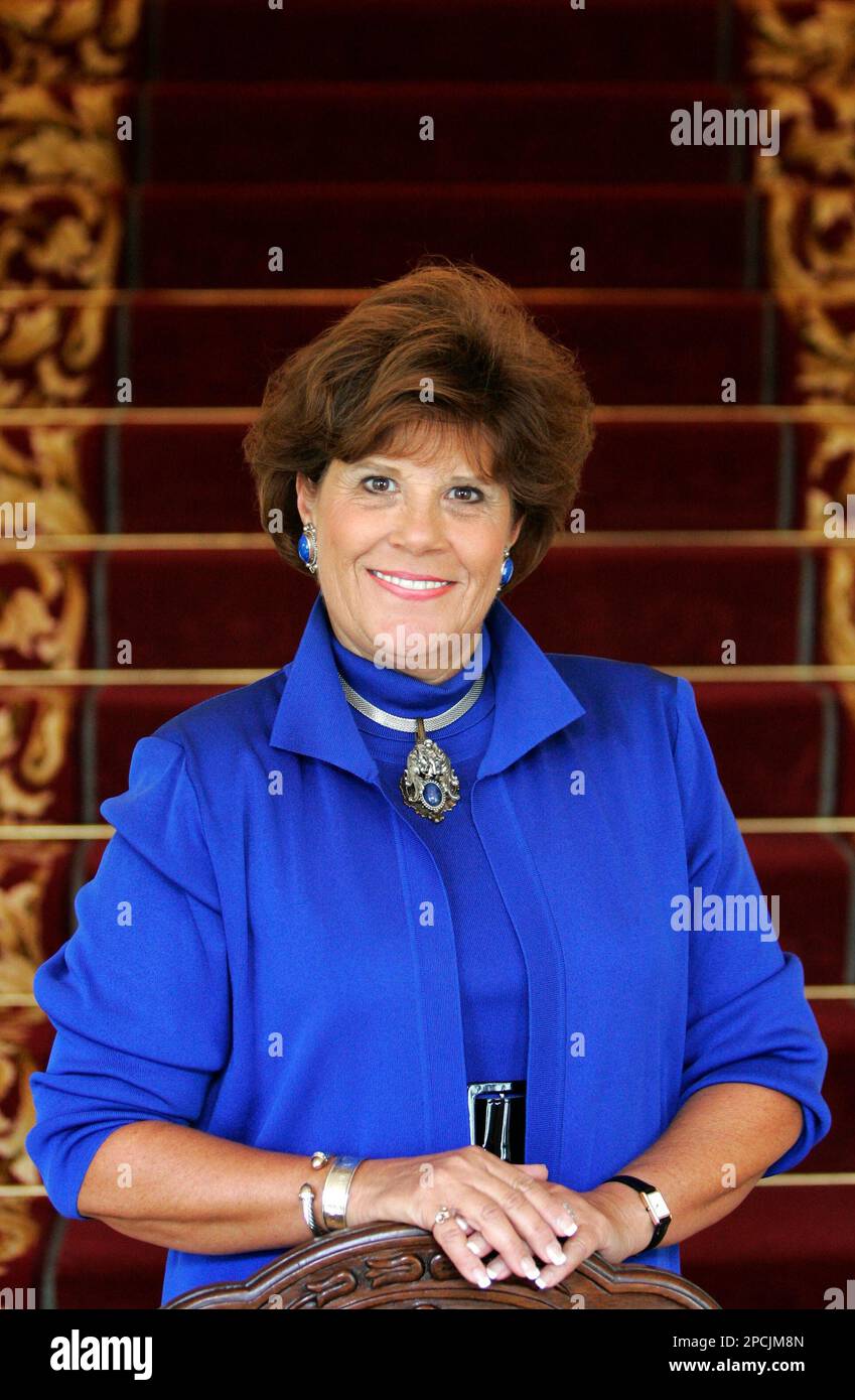 ** ADVANCE FOR SUNDAY SEPT. 10 ** Alabama first lady Patsy Riley poses ...