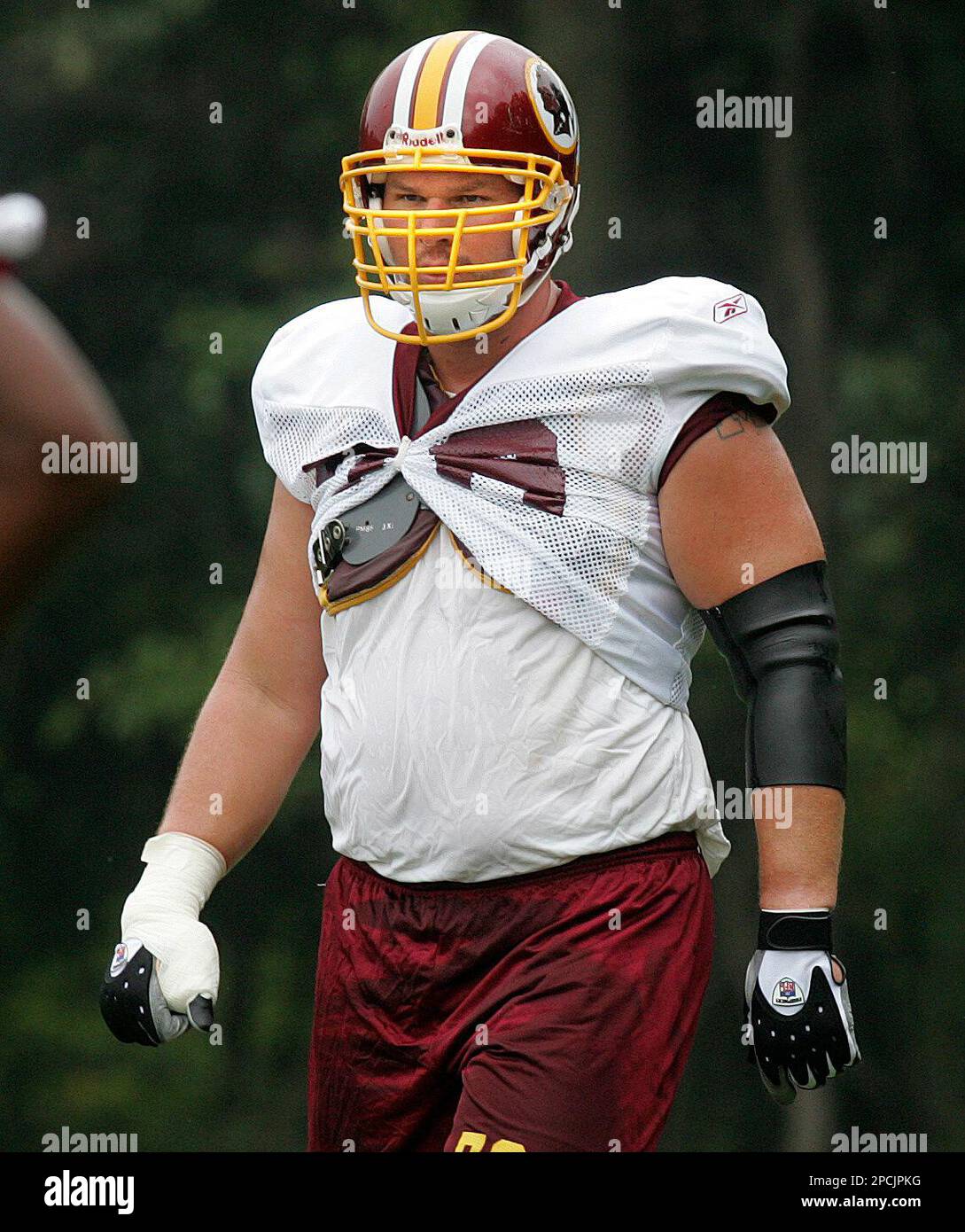 ** FILE ** Washington Redskins offensive tackle Jon Jansen is shown ...