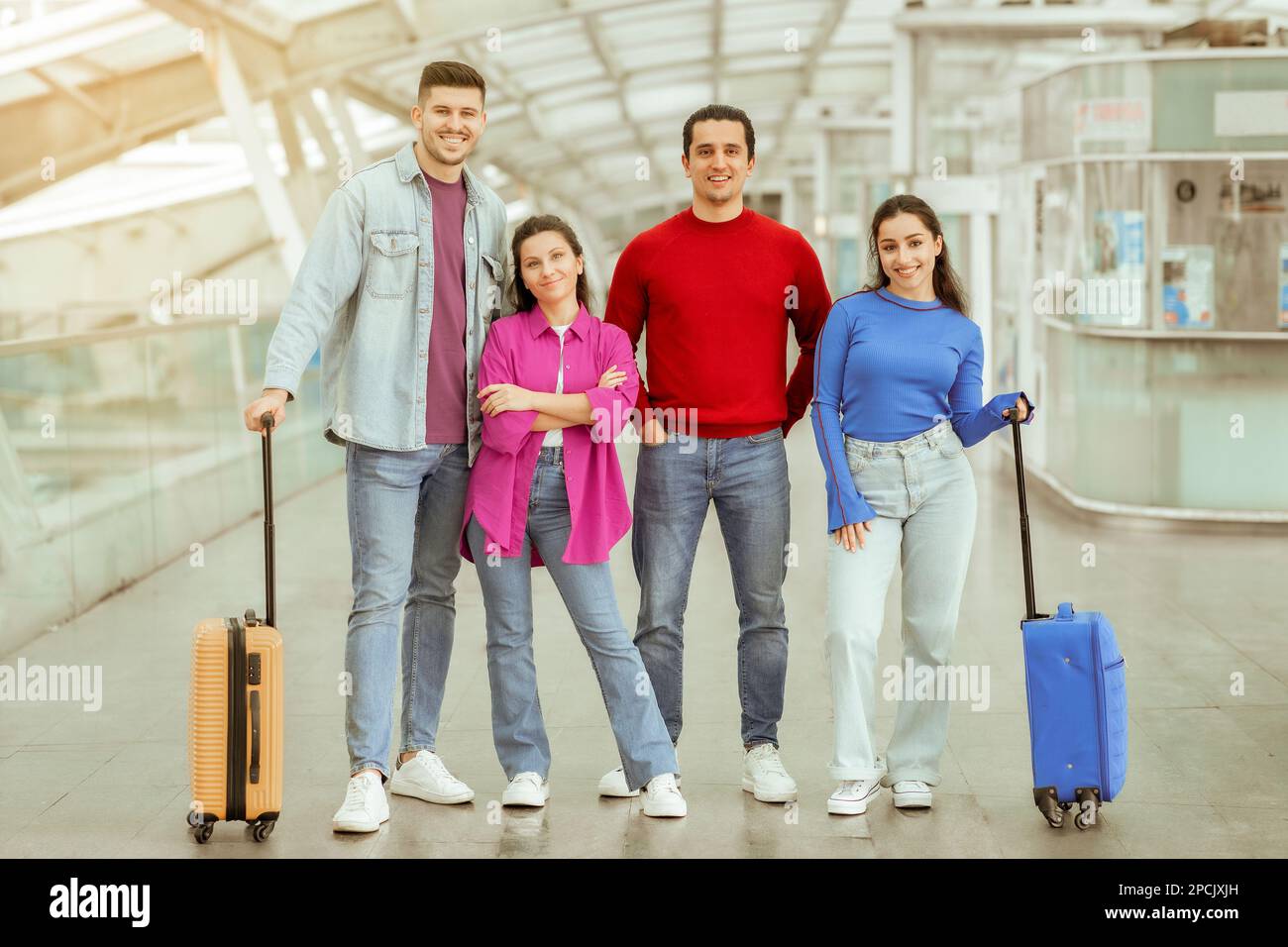 Couples suitcases hi-res stock photography and images - Alamy