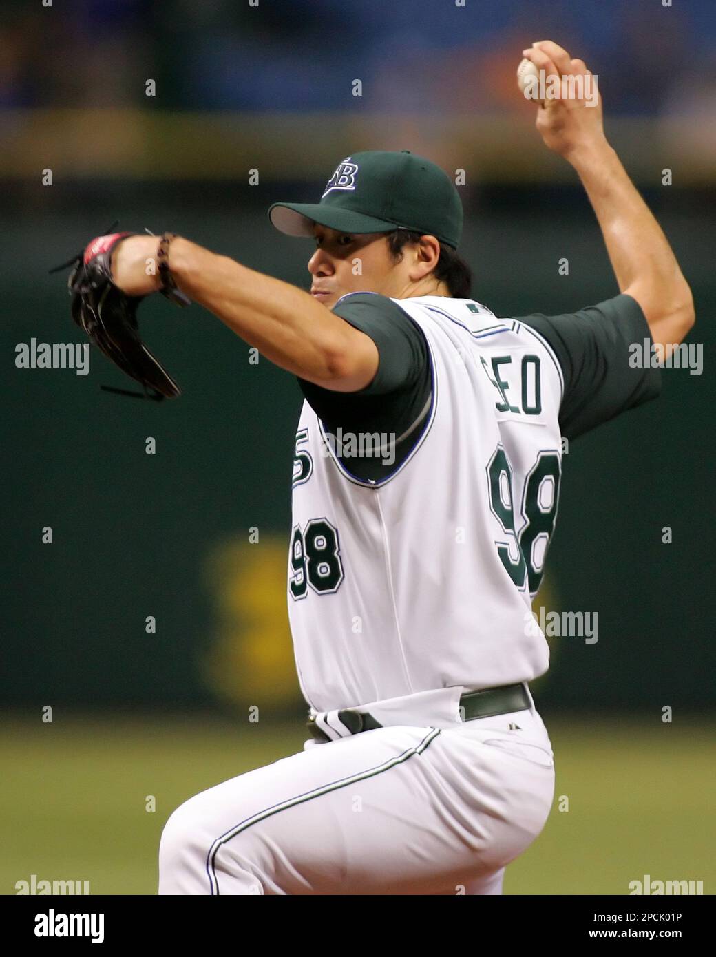 Tampa Bay Devil Rays starting pitcher Jae Seo throws against the ...