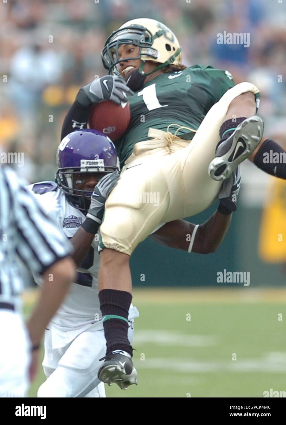 Baylor senior Trent Shelton pulls down a second-quarter Shawn Bell pass ...