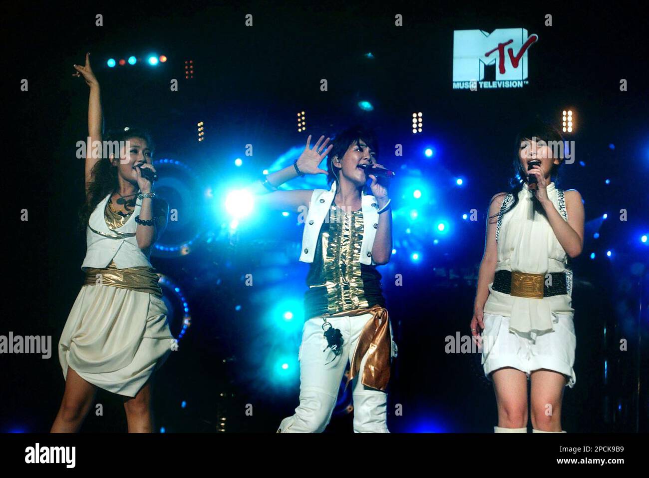 Taiwanese girl pop band S.H.E. performs during the MTV Mandarin Awards ...